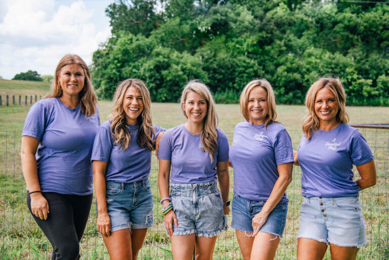 A BEAUTIFUL MESS - GoTidbits