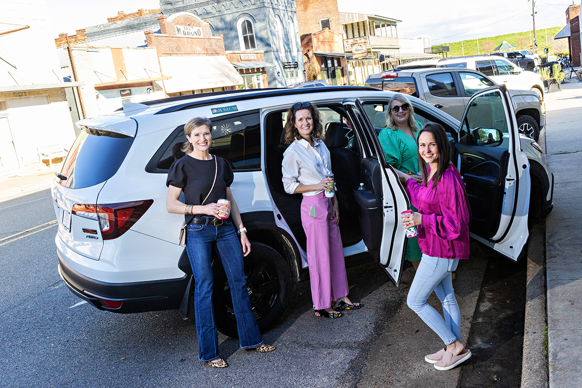 LET'S HIT THE ROADIE - GoTidbits