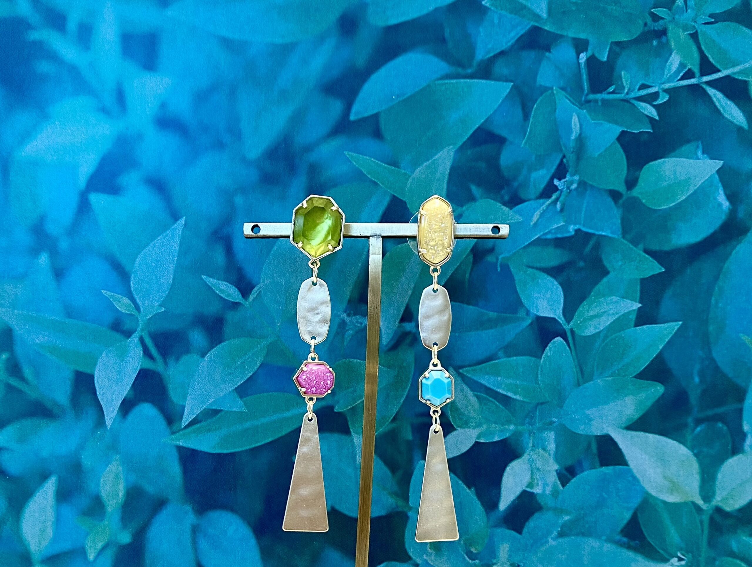 HOW KENDRA SCOTT DOES FIESTA - GoTidbits