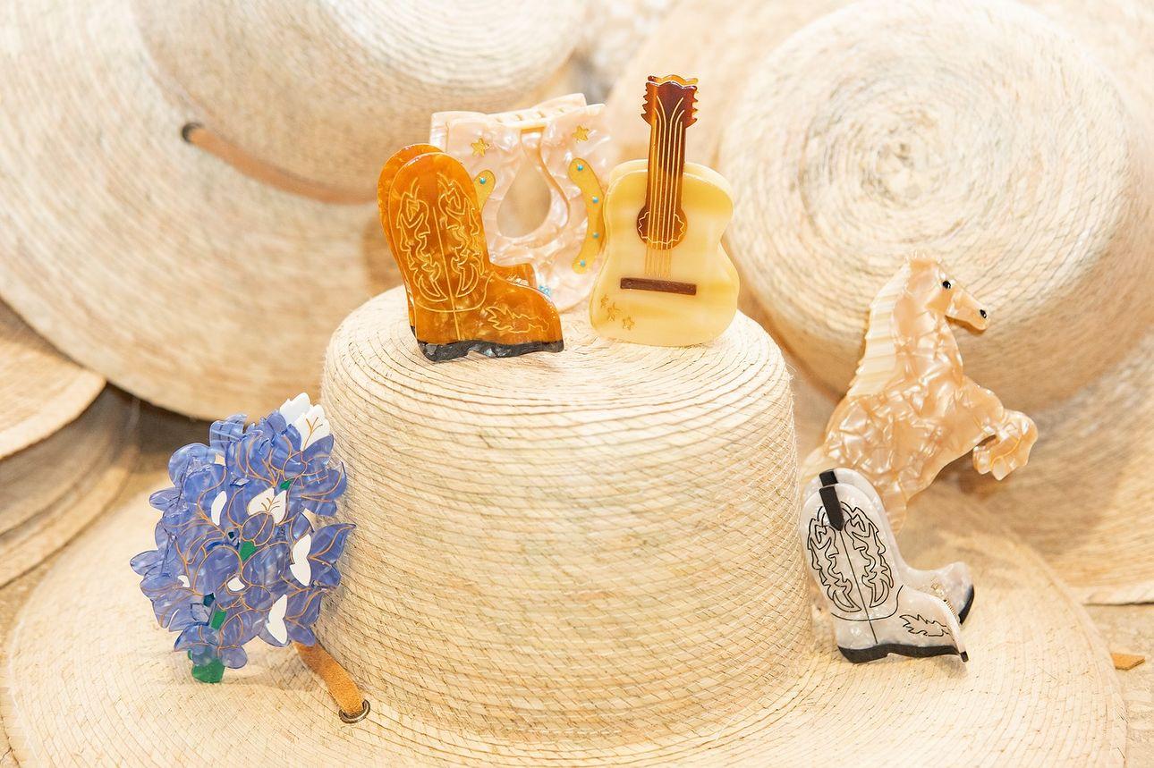 SHE Wore A BLUEBONNET IN HER HAIR - GoTidbits