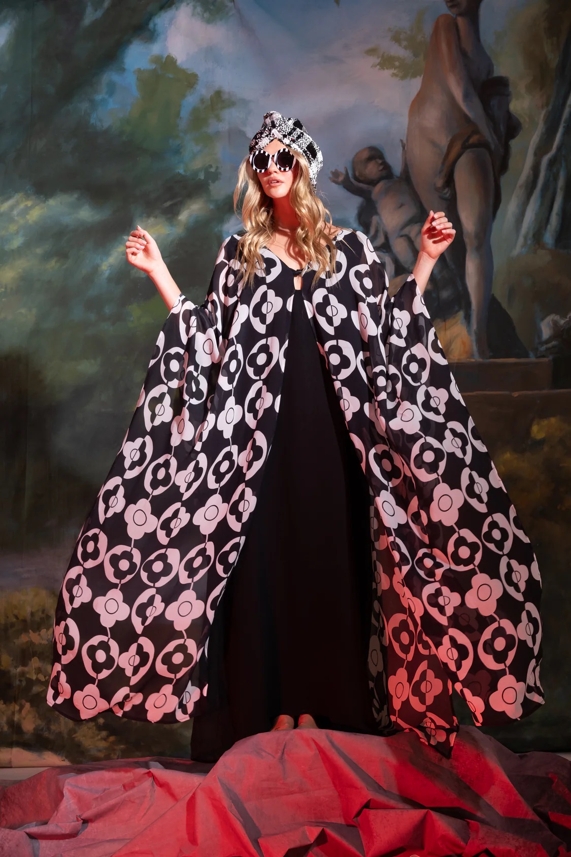 CATCH ME IF YOU CAFTAN - GoTidbits